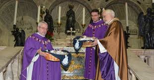Fr Mario and Fr Giancarlo Tomb of St Anthony – Giáo Xứ Các Thánh Tử Đạo ...